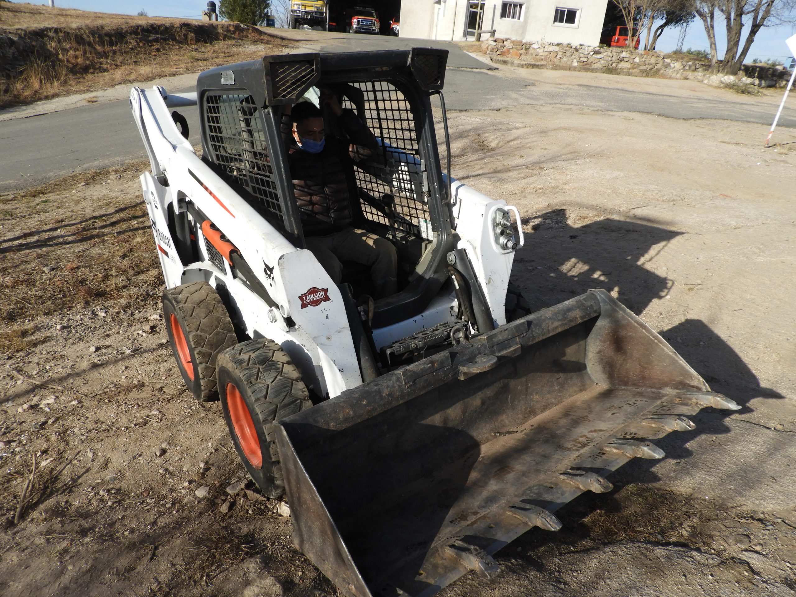 Nueva Bobcat para Obras - Tanti